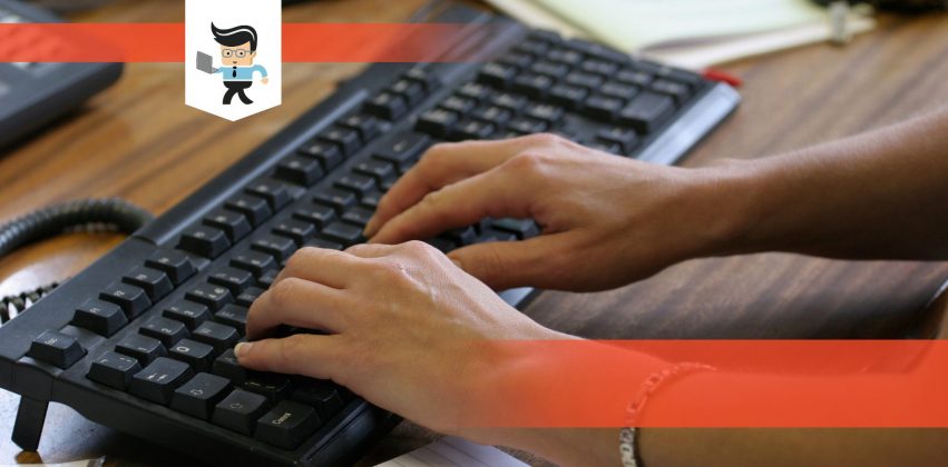 Tenkeyless vs. Full-Size Keyboard: Which One To Choose?